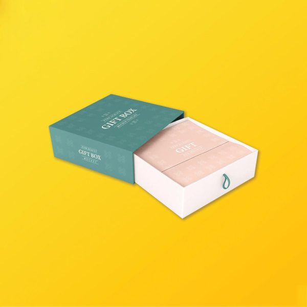 Custom Printed Cardstock Apparel Boxes | Silver Edge Packaging